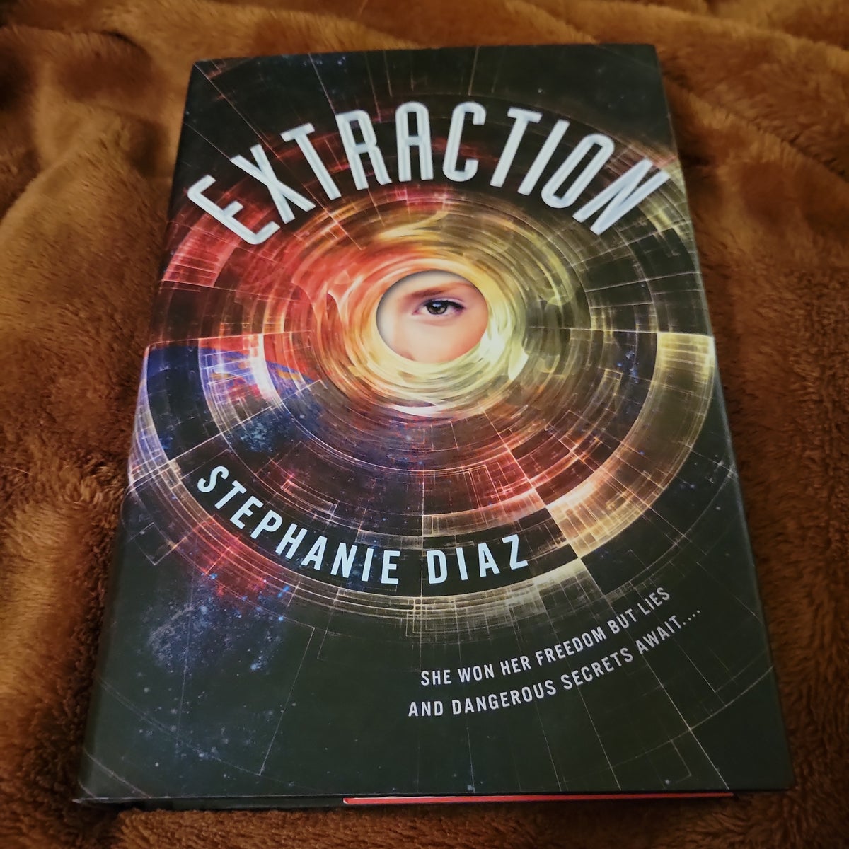 Extraction by Stephanie Diaz, Hardcover | Pangobooks