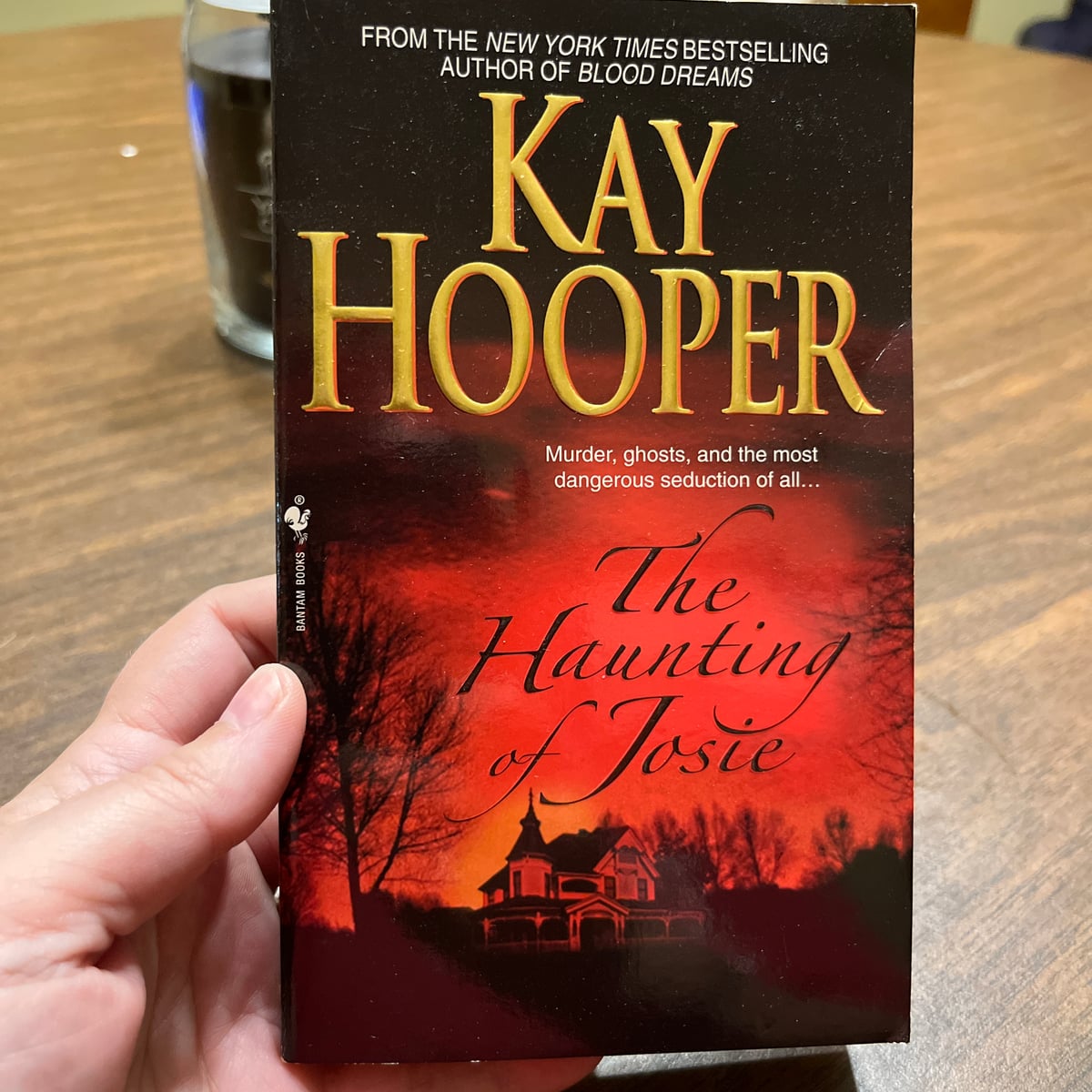 The Haunting of Josie by Kay Hooper, Paperback | Pangobooks