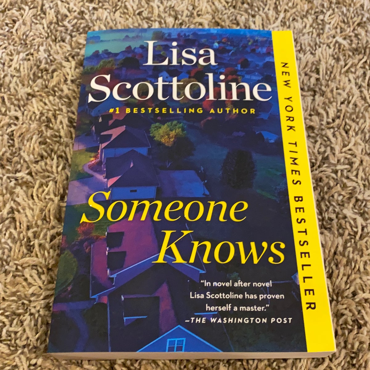 Someone Knows by Lisa Scottoline, Paperback | Pangobooks