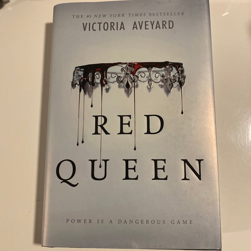 Red Queen by Victoria Aveyard, Hardcover | Pangobooks
