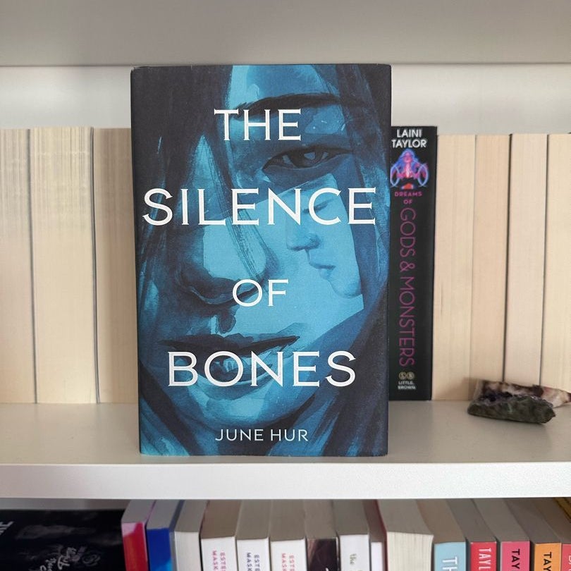 The Silence Of Bones by June Hur , Hardcover | Pangobooks