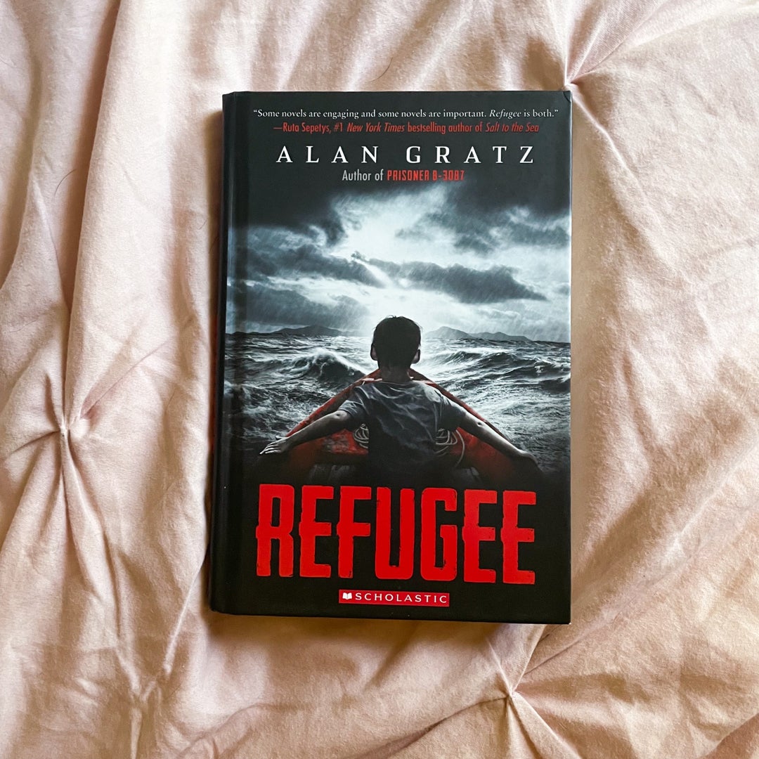 Refugee by Alan Gratz, Hardcover | Pangobooks