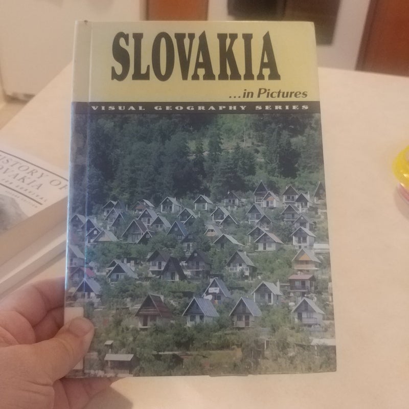 Slovakia in Pictures by Lerner Publications, Department of Geography Staff