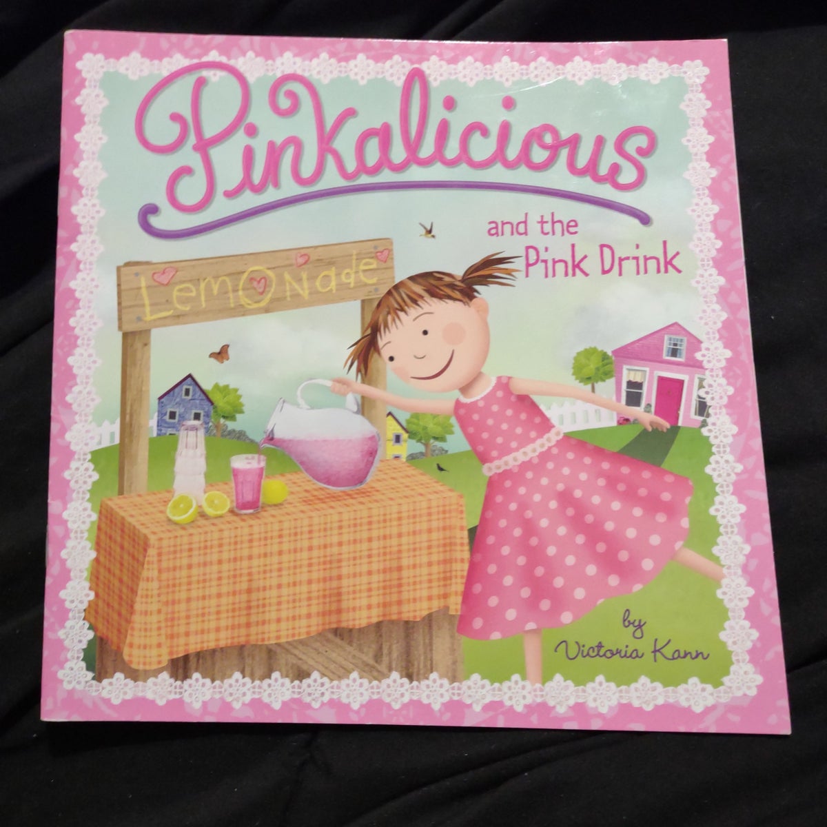Pinkalicious And The Pink Drink By Victoria Kann