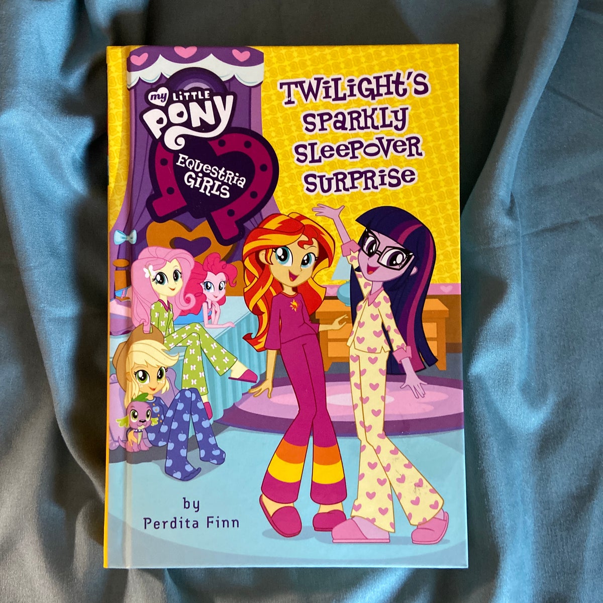 My Little Pony: Equestria Girls: Twilight's Sparkly Sleepover Surprise ...