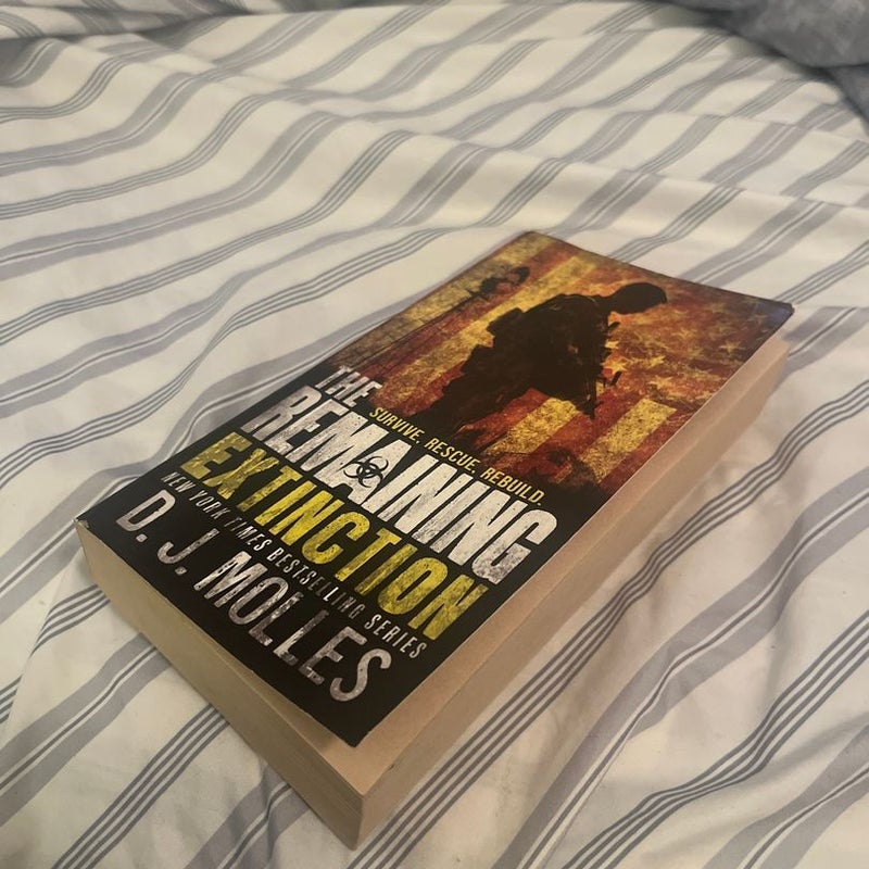 The Remaining: Extinction by D. J. Molles, Paperback | Pangobooks