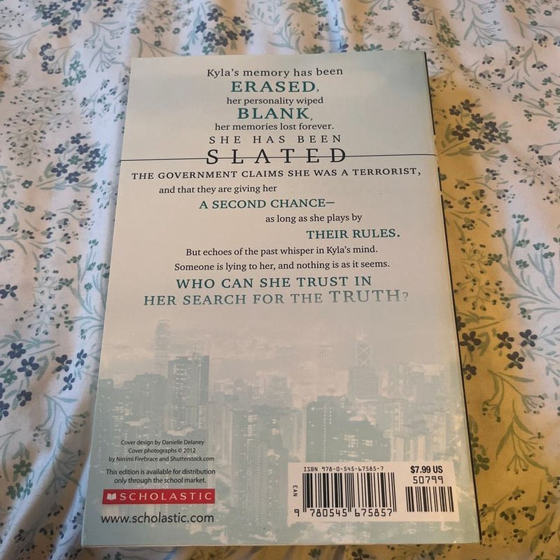 Slated by Teri Terry, Paperback | Pangobooks