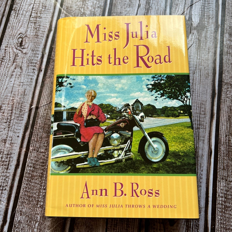 Miss Julia Hits the Road by Ann B. Ross, Hardcover | Pangobooks