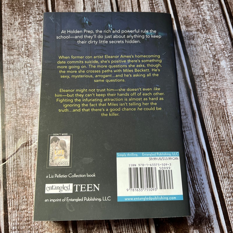 Chasing Truth by Julie Cross, Paperback | Pangobooks