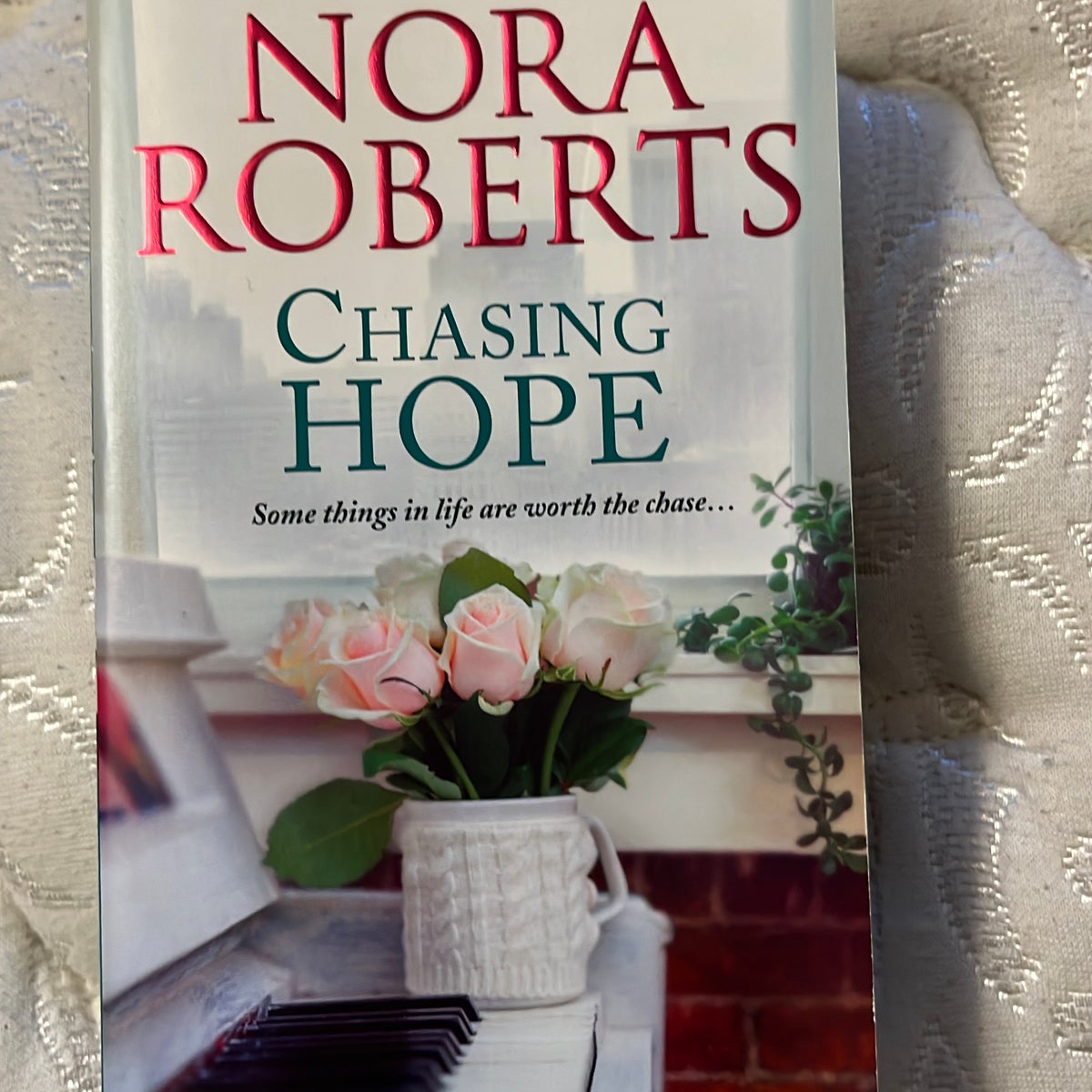 Chasing Hope by Nora Roberts, Paperback | Pangobooks