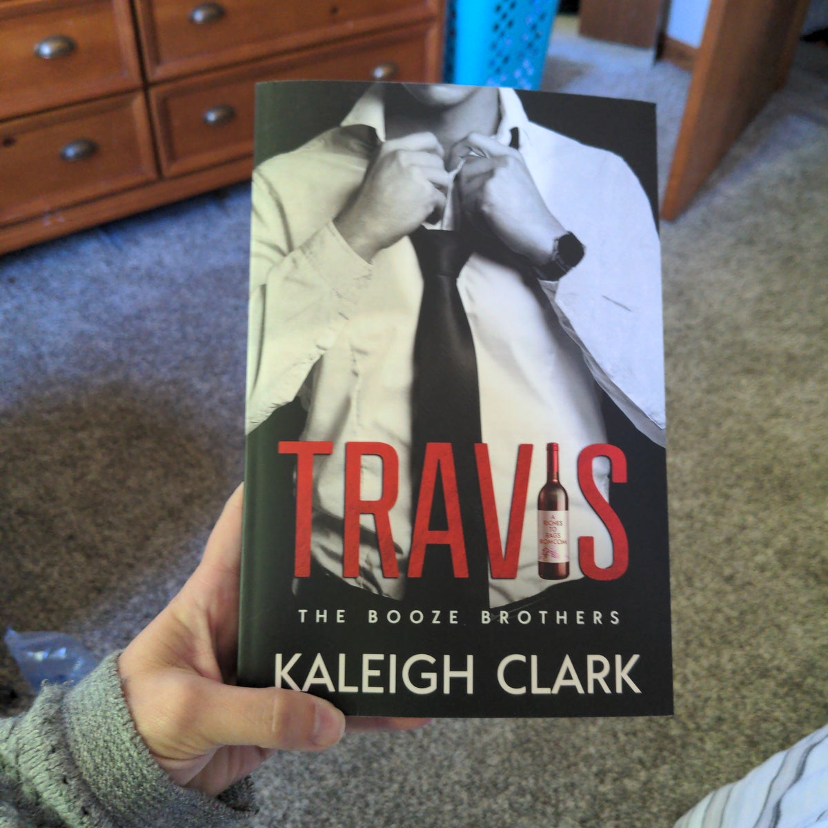 Travis *signed copy* by Kaleigh Clark, Paperback | Pangobooks