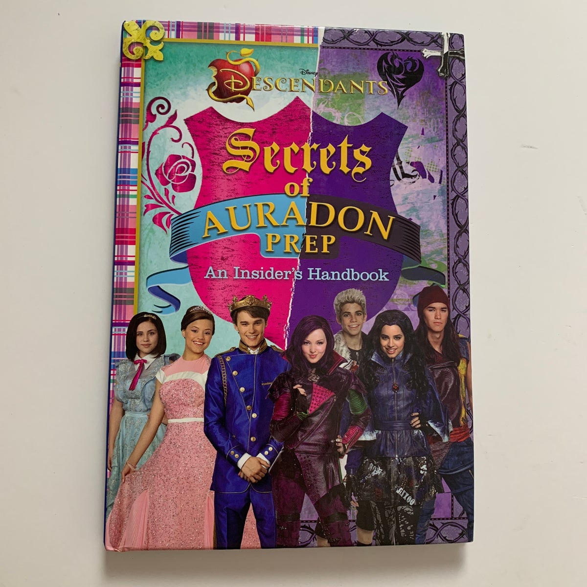 Disney Descendants: Secrets of Auradon Prep by Matthew Sinclair Foreman