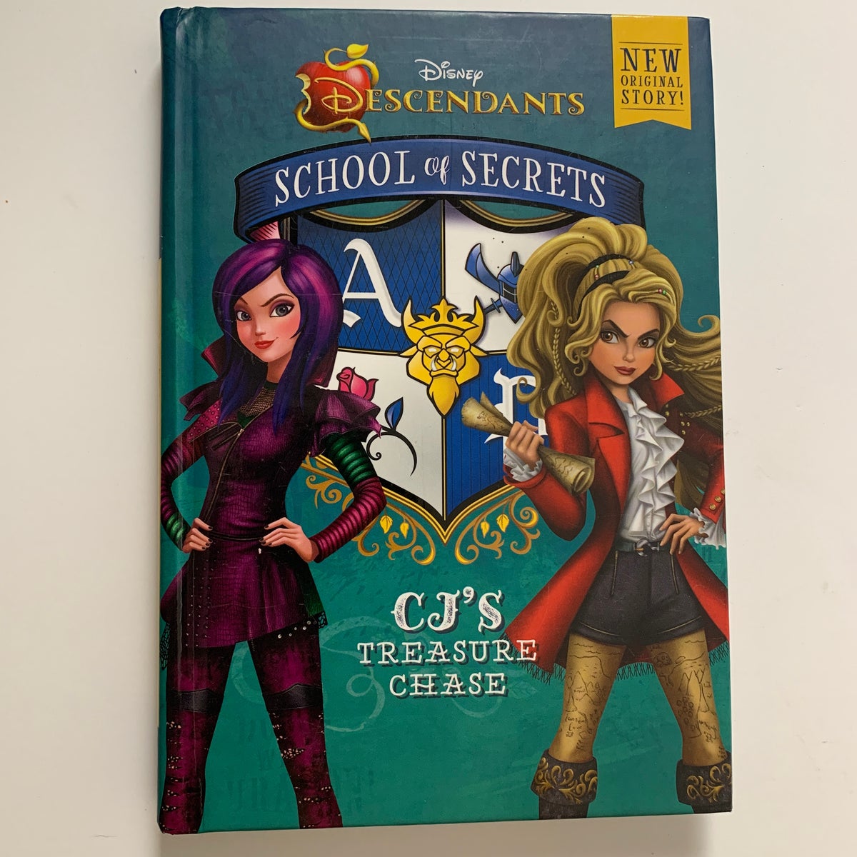 School of Secrets: CJ's Treasure Chase (Disney Descendants) (Scholastic ...