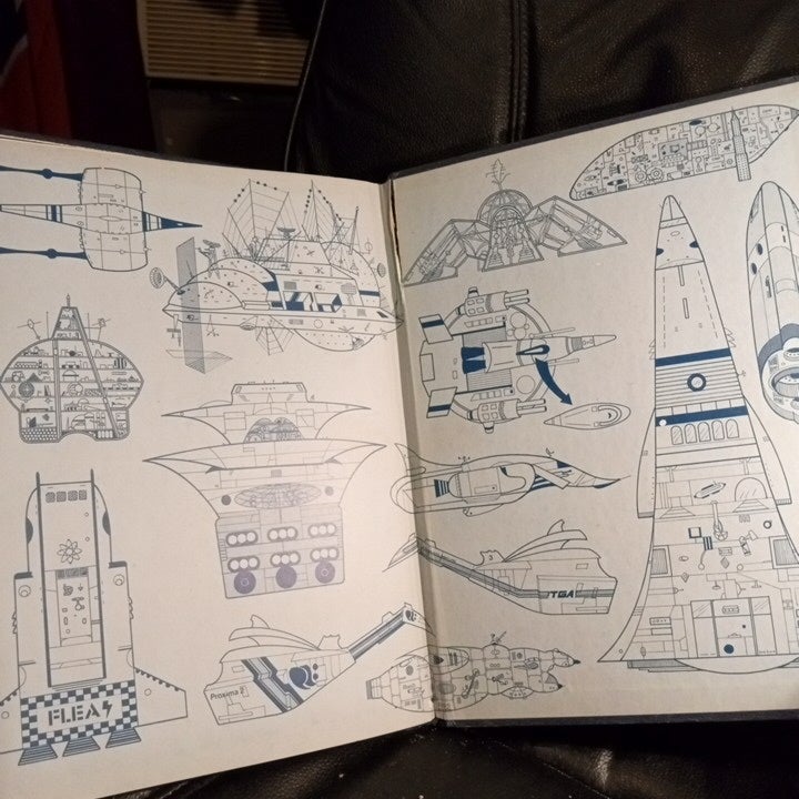 Spacecraft, 2000 to 2100 AD by Stewart Cowley