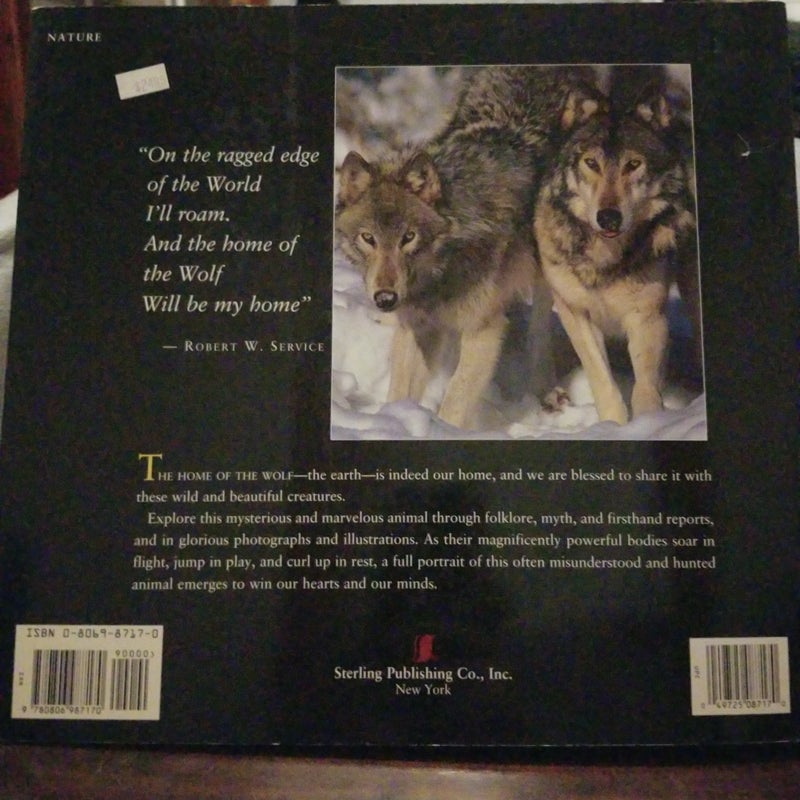 Wolf by Douglas H. Chadwick, Paperback | Pangobooks