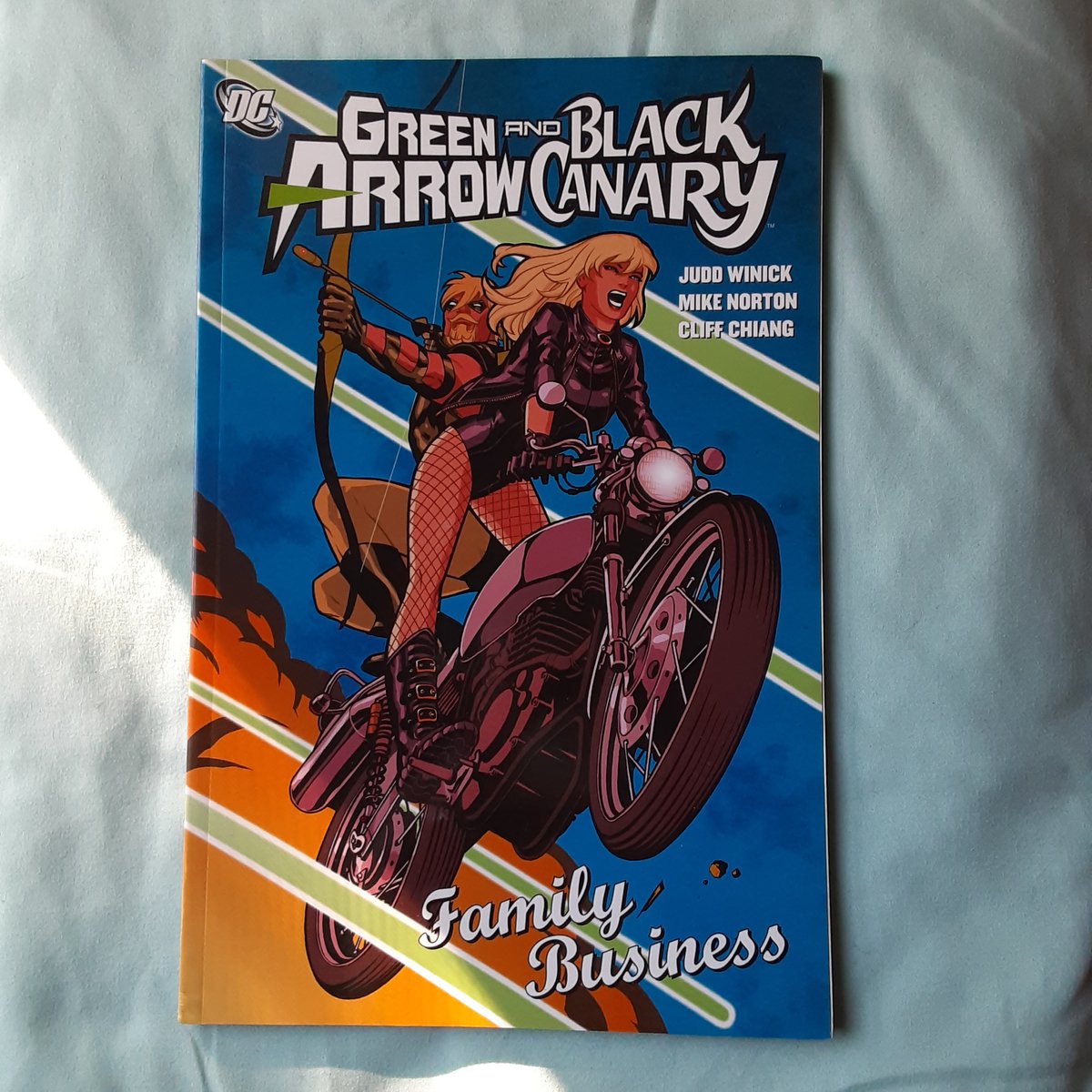 Green Arrow/Black Canary - Family Business by Judd Winick, Cliff Chiang ...