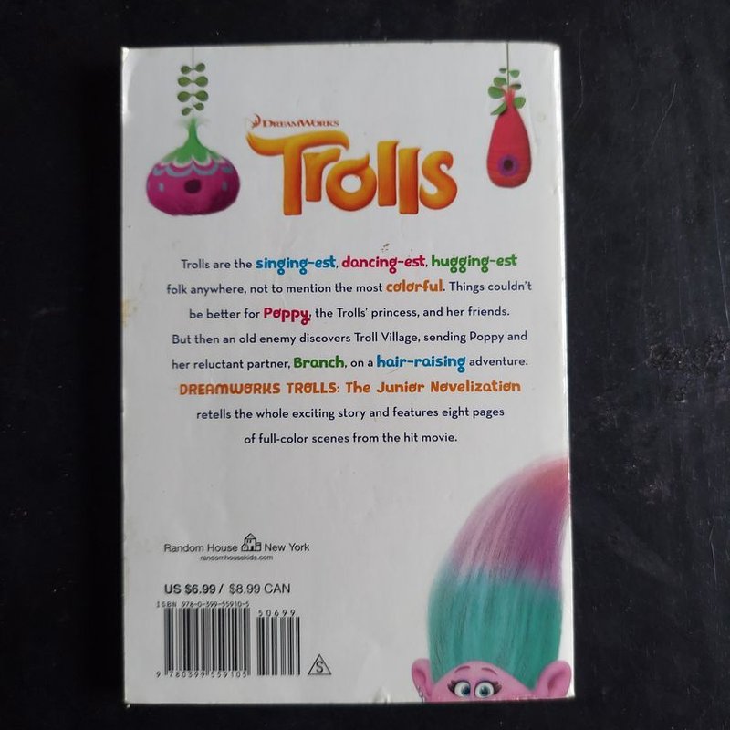 Trolls: the Deluxe Junior Novelization (DreamWorks Trolls) by Random House