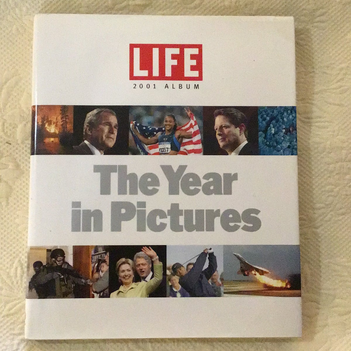 The Year in Pictures 2001 Album by , Hardcover | Pangobooks