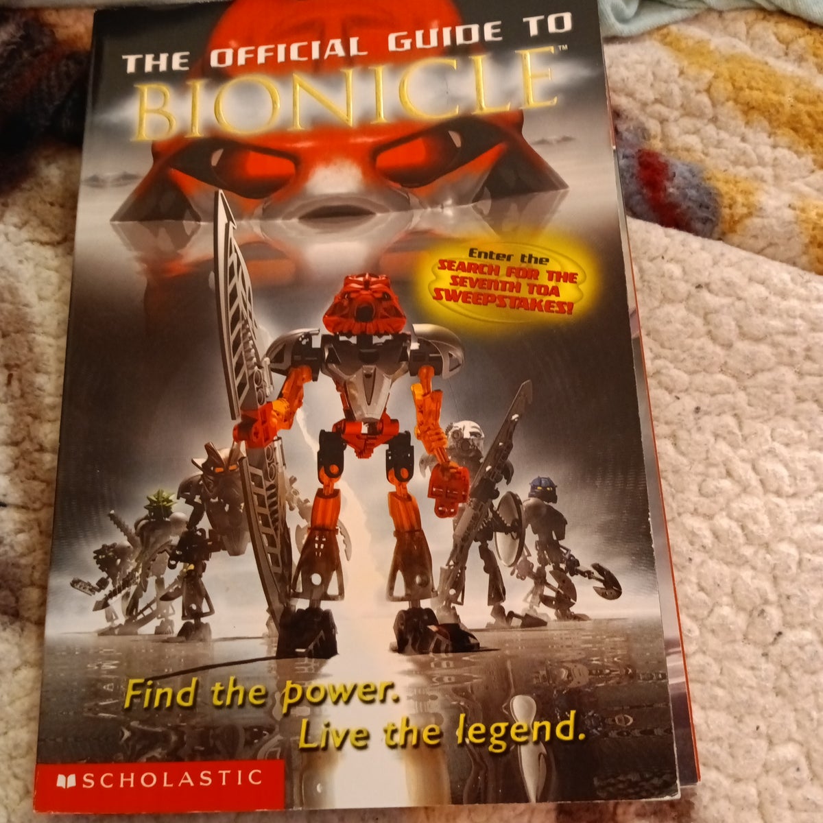 The Official Guide to Bionicle by Greg Farshtey, Paperback | Pangobooks