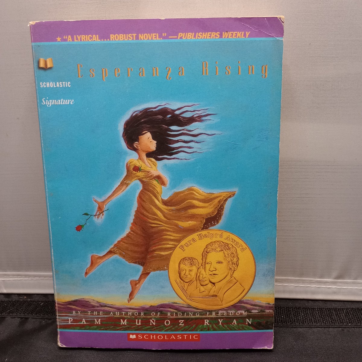 Esperanza Rising by Pam Muñoz Ryan , Paperback | Pangobooks