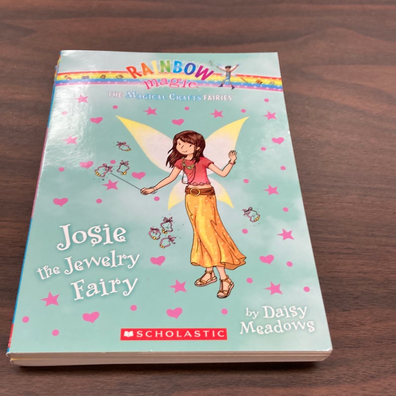 Rainbow Magic by Daisy Meadows , Paperback | Pangobooks