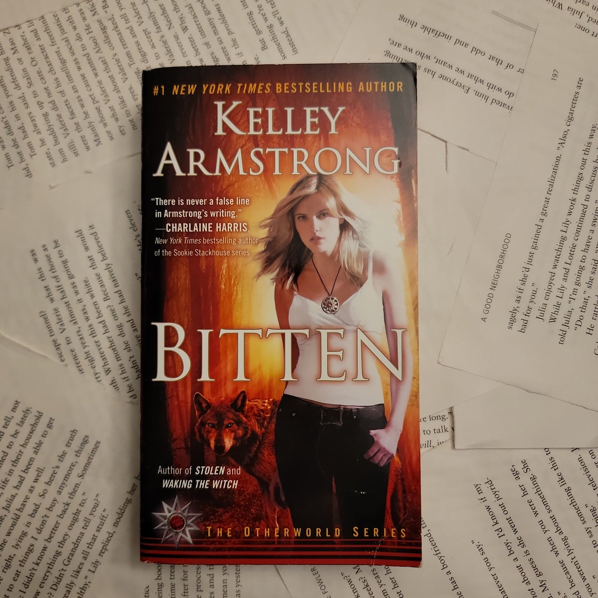 Bitten by Kelley Armstrong, Paperback | Pangobooks