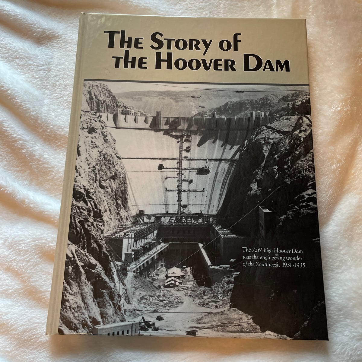 The Story of the Hoover Dam by , Hardcover | Pangobooks
