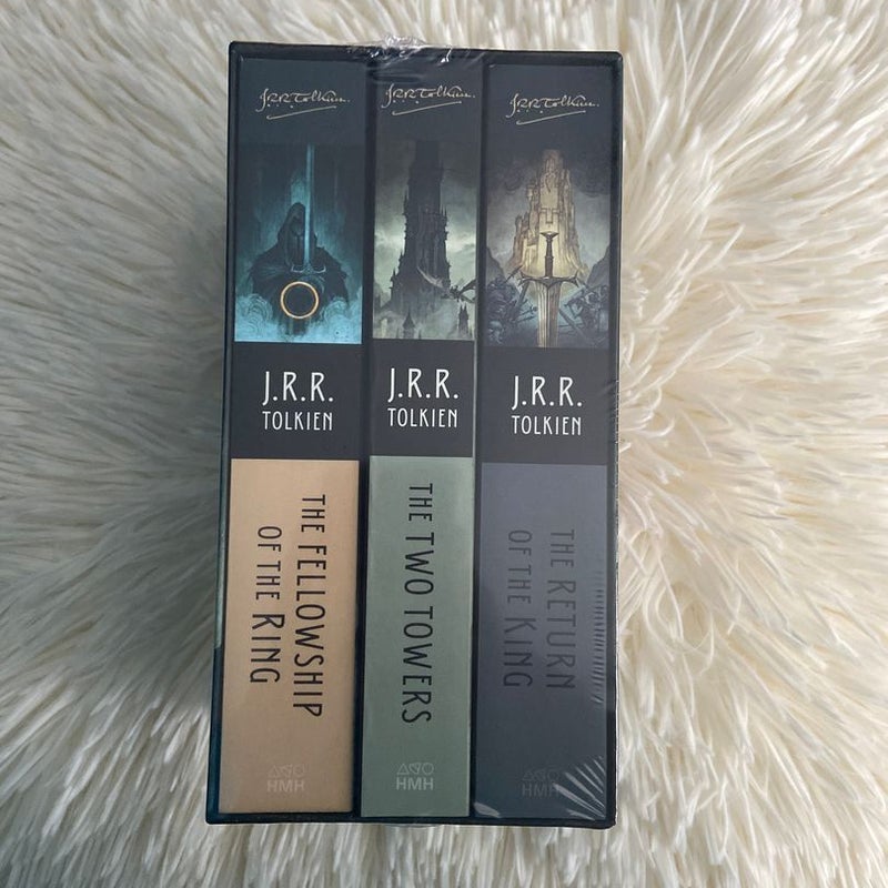 The Lord of the Rings Box Set by J. R. R. Tolkien, Paperback | Pangobooks