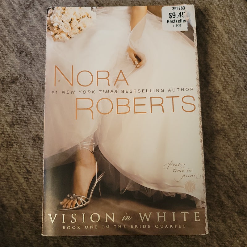 Vision in White by Nora Roberts, Paperback | Pangobooks