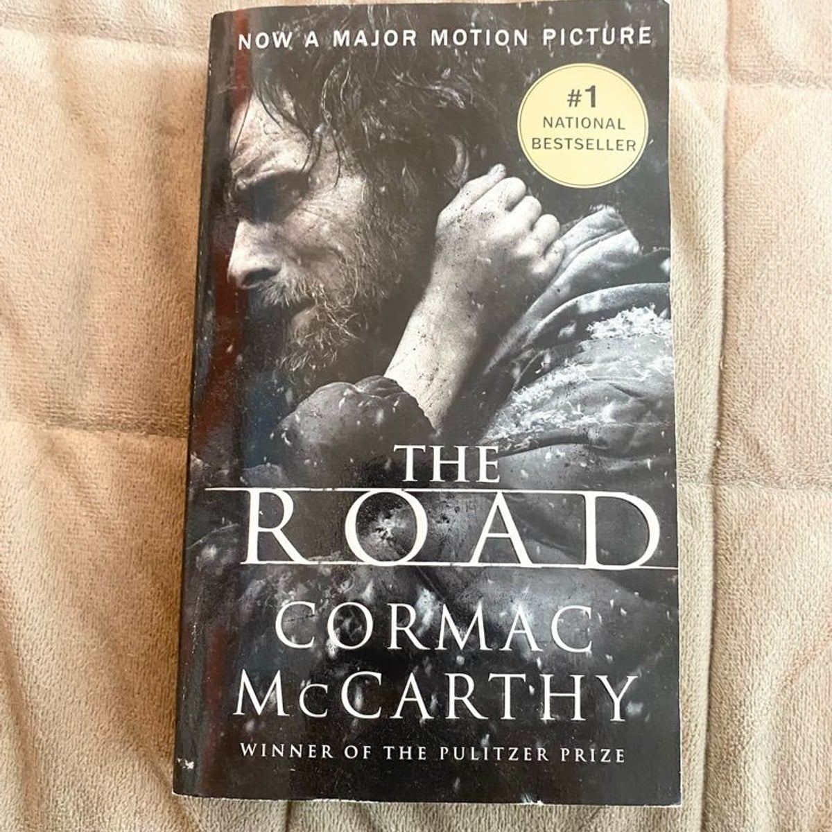 The Road by Cormac Mccarthy, Paperback | Pangobooks