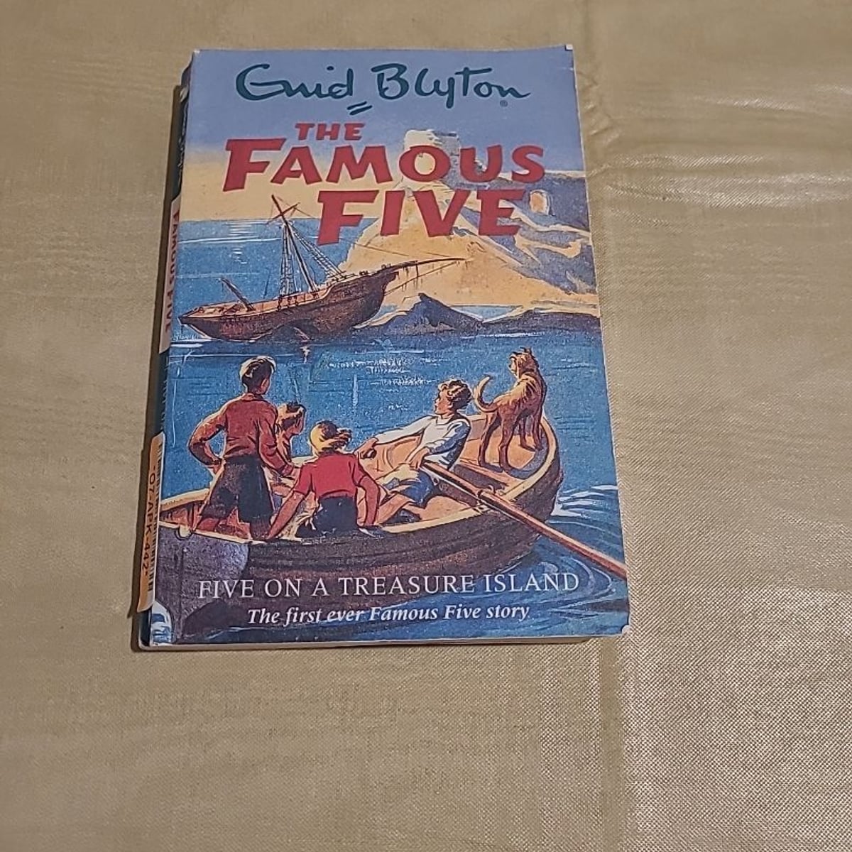 The Famous Five 01 by Enid Blyton