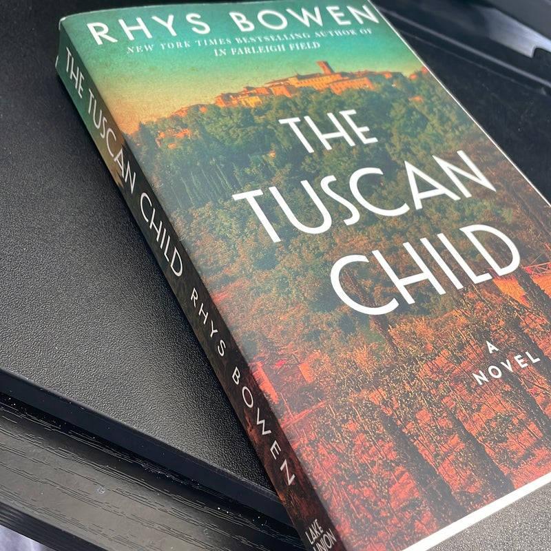The Tuscan child by Rhys Bowen, Paperback | Pangobooks