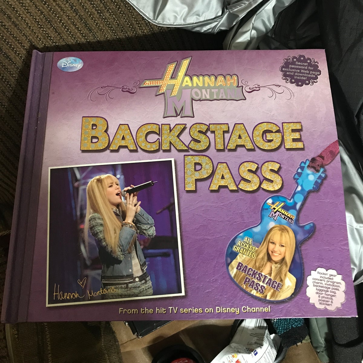 Hannah Montana: Backstage Pass by Disney Books, Hardcover | Pangobooks