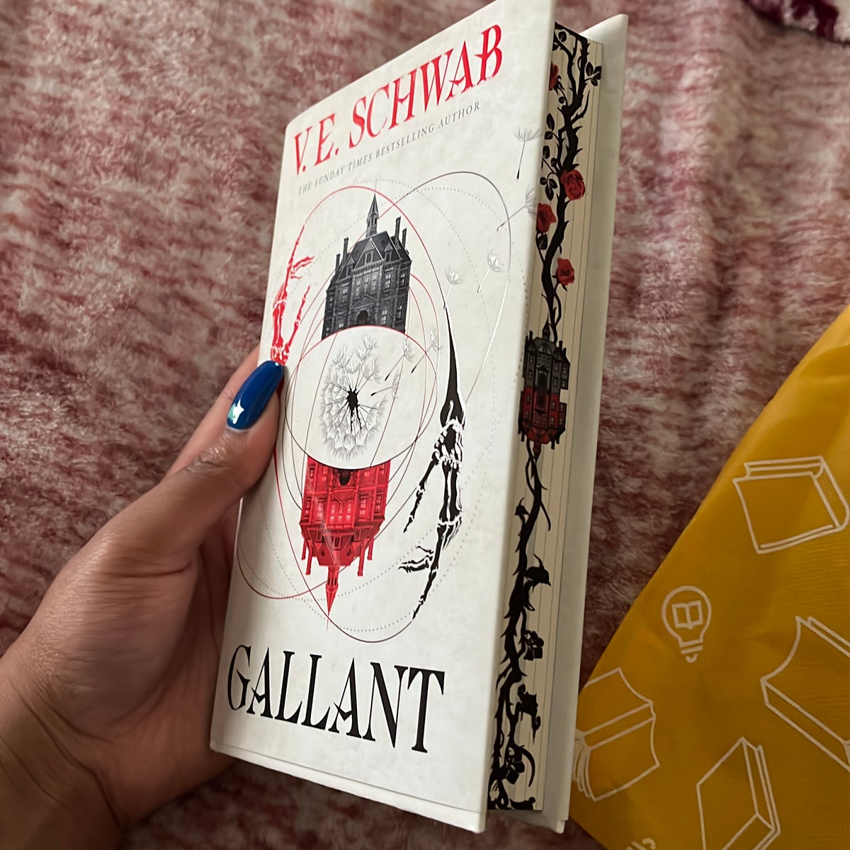 Gallant by V. E. Schwab, Hardcover | Pangobooks