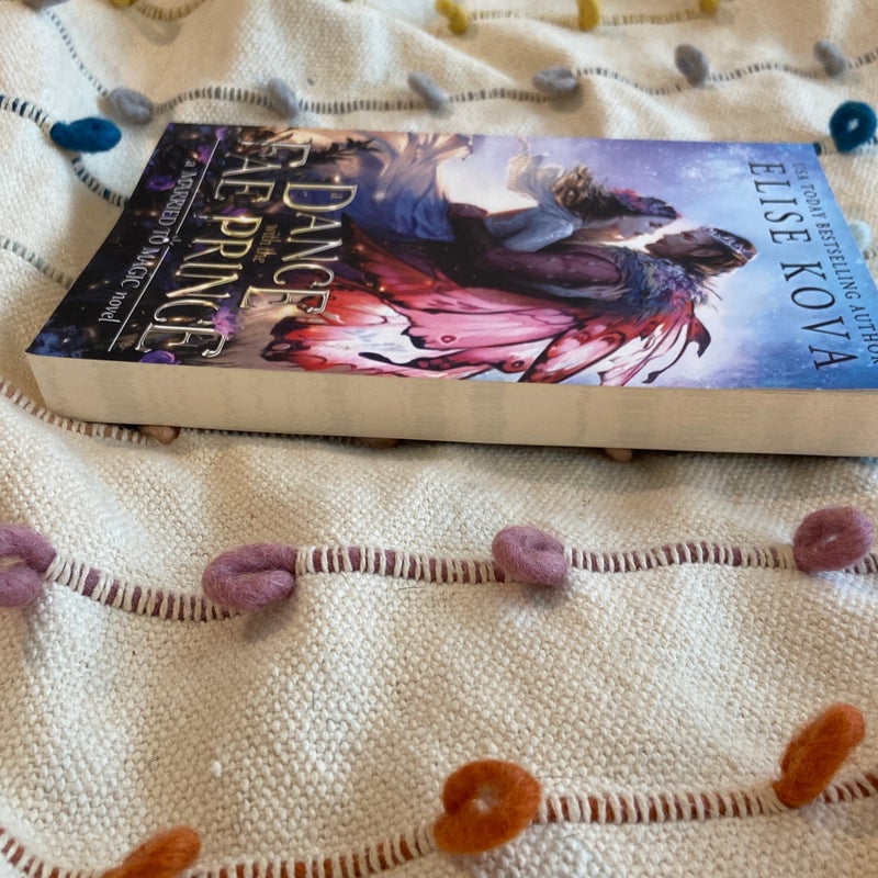 A Dance with the Fae Prince by Elise Kova | Pangobooks