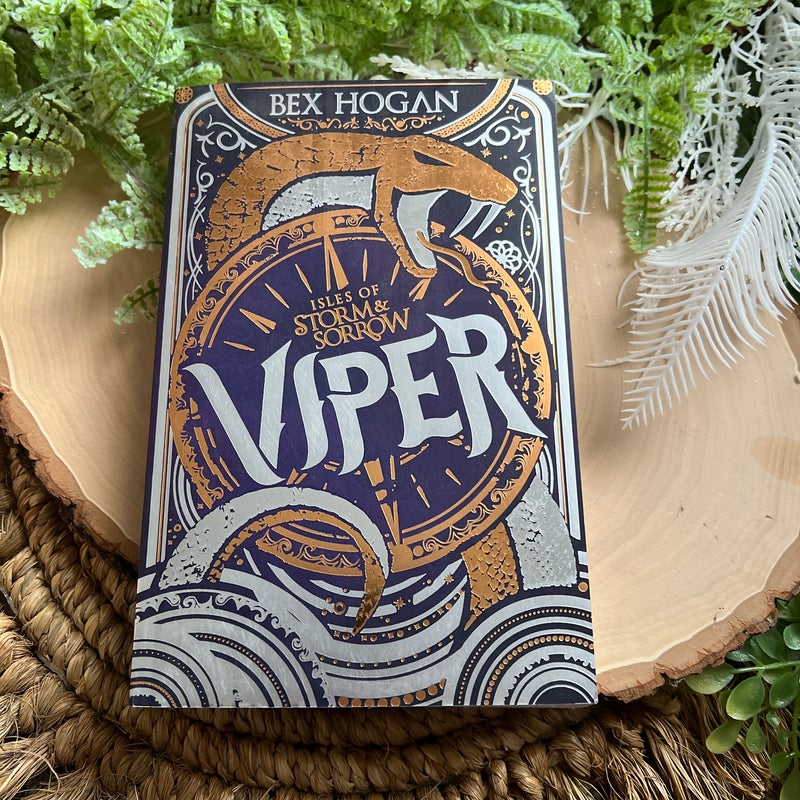 Isles of Storm and Sorrow: Viper by Bex Hogan, Paperback | Pangobooks