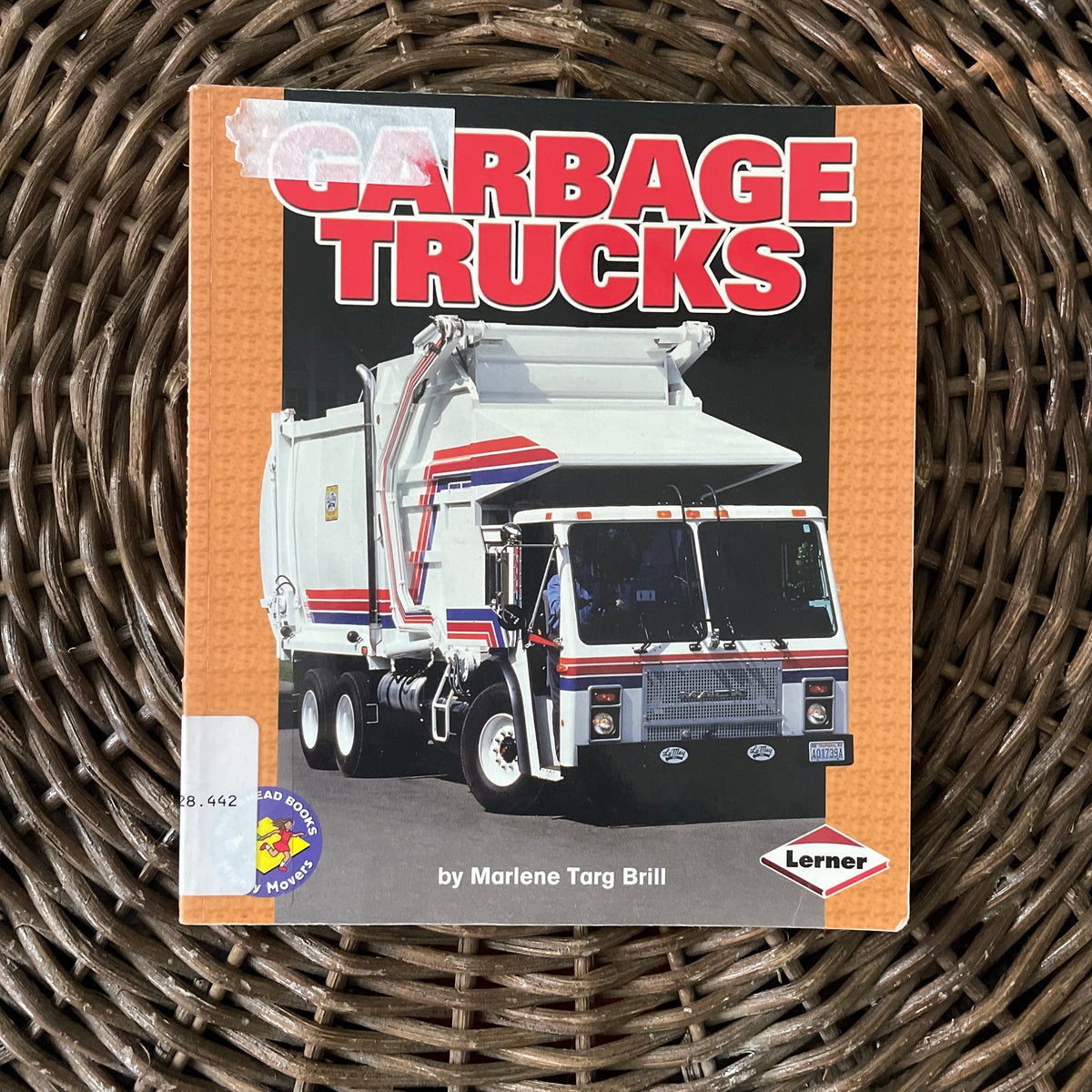 Garbage Trucks by Marlene Targ Brill, Paperback | Pango Books