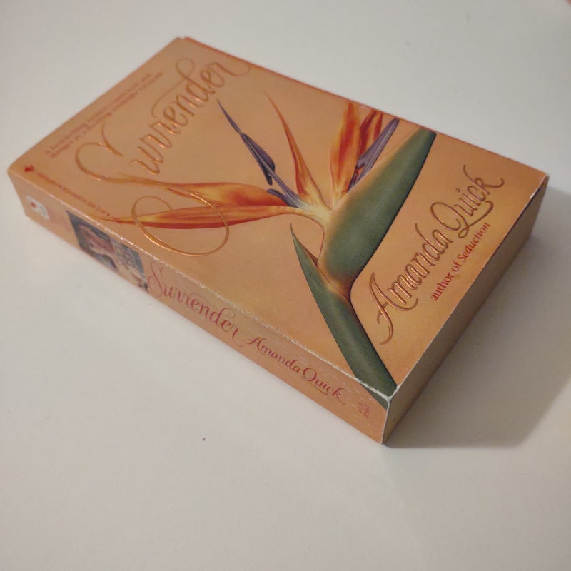 Surrender by Amanda Quick, Paperback | Pangobooks