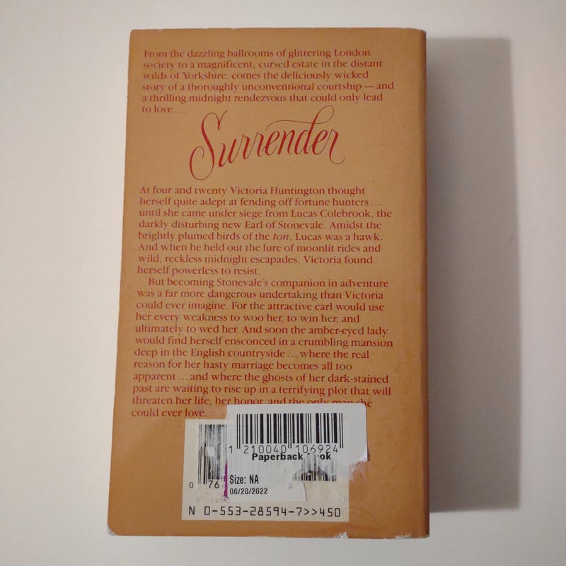 Surrender by Amanda Quick, Paperback | Pangobooks