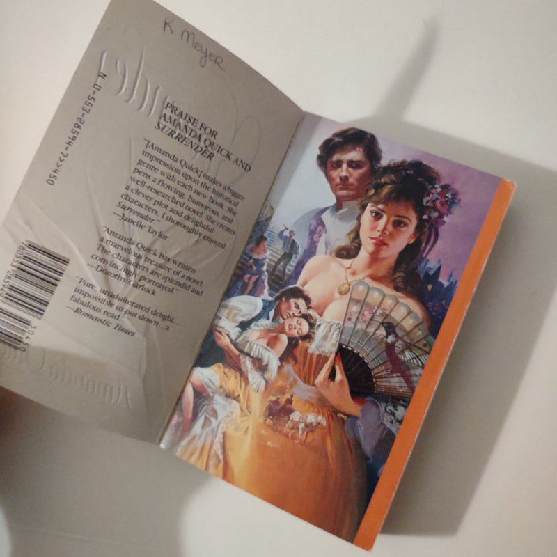 Surrender by Amanda Quick, Paperback | Pangobooks