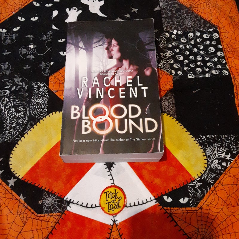 Blood Bound by Rachel Vincent, Paperback | Pangobooks