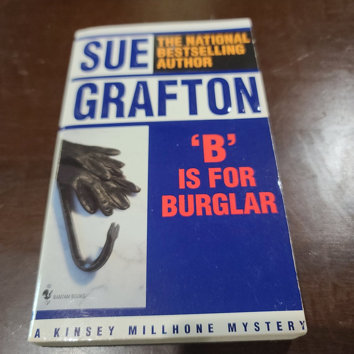 B Is for Burglar by Sue Grafton, Paperback | Pangobooks