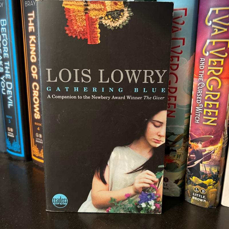 Gathering Blue by Lois Lowry, Paperback | Pangobooks