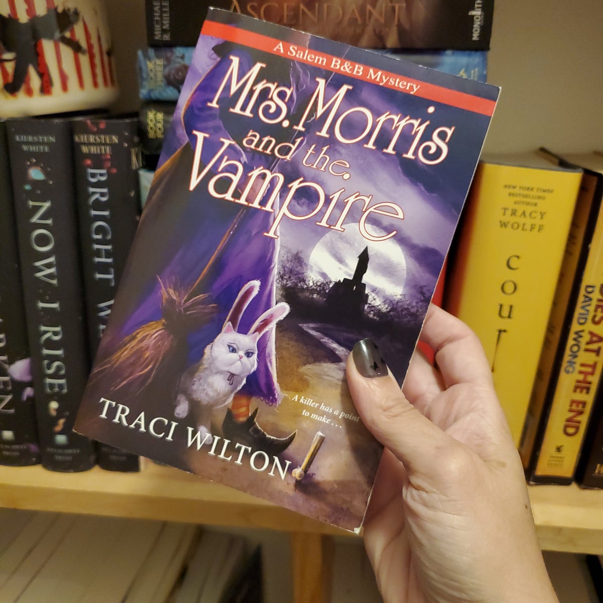 Mrs. Morris and the Vampire by Traci Wilton