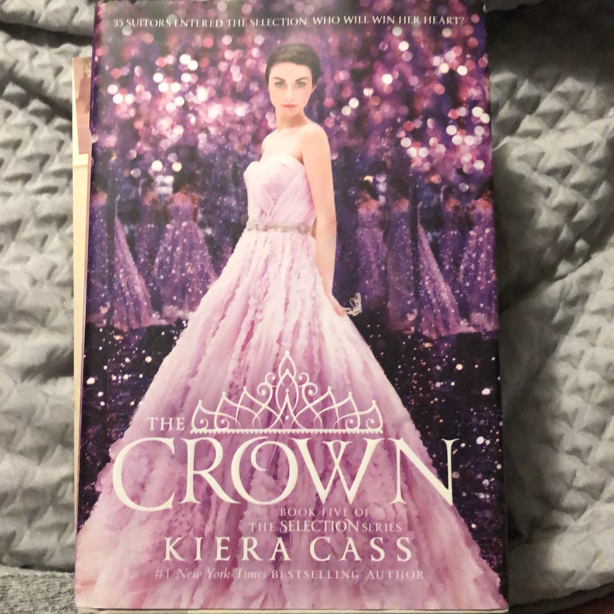 The Crown by Kiera Cass, Hardcover | Pangobooks