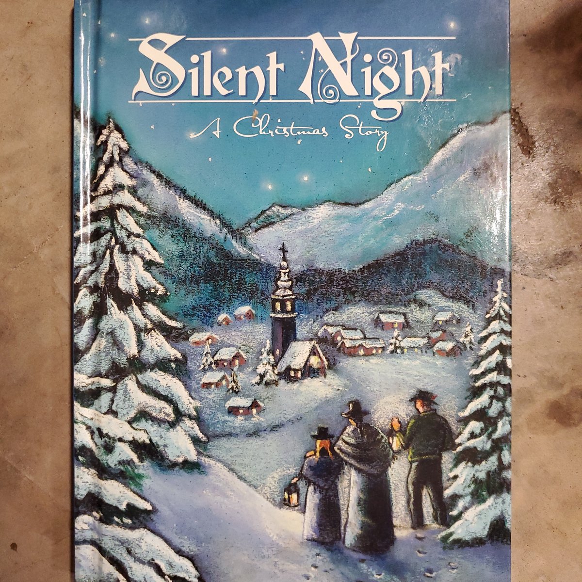 Silent Night: a Christmas Story by L. E. Mccullough