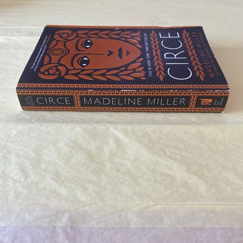 Circe by Madeline Miller, Paperback | Pangobooks