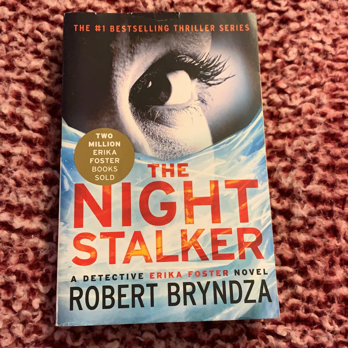 The Night Stalker by Robert Bryndza, Paperback | Pangobooks