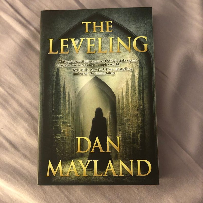 The Leveling by Dan Mayland, Paperback | Pangobooks