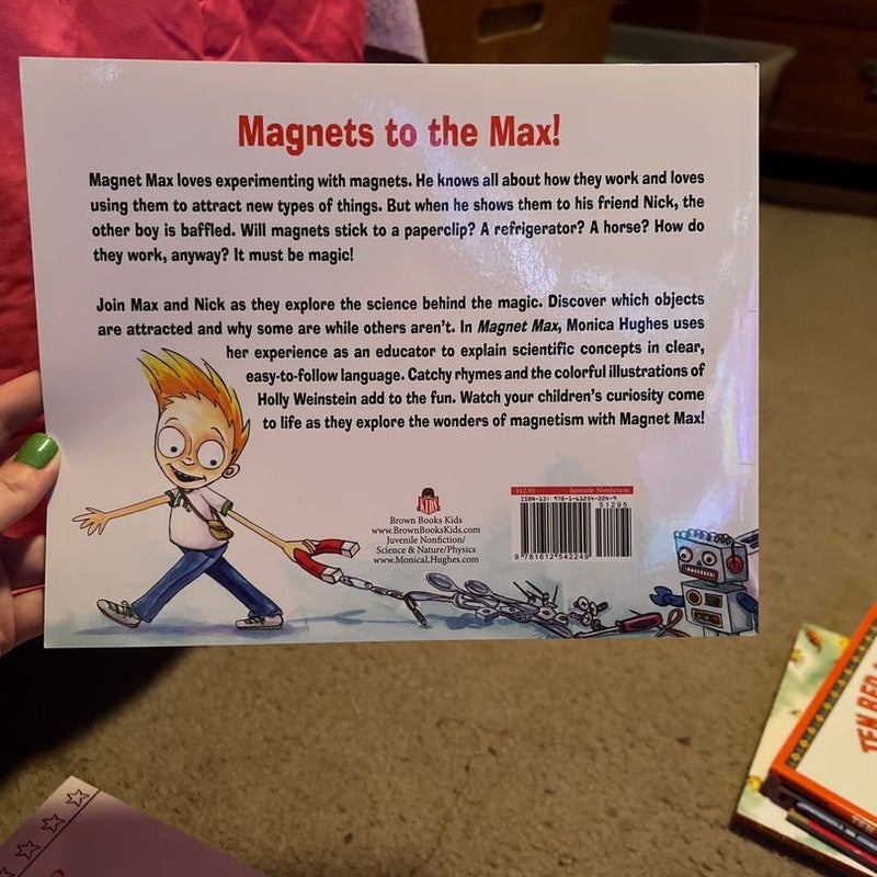 Magnet Max by Monica Lozano Hughes, Paperback | Pangobooks
